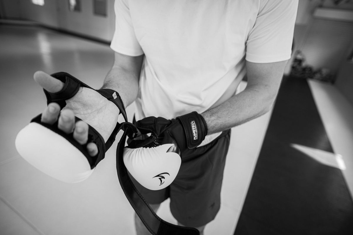 MMA Gloves | Fumetsu Combat
